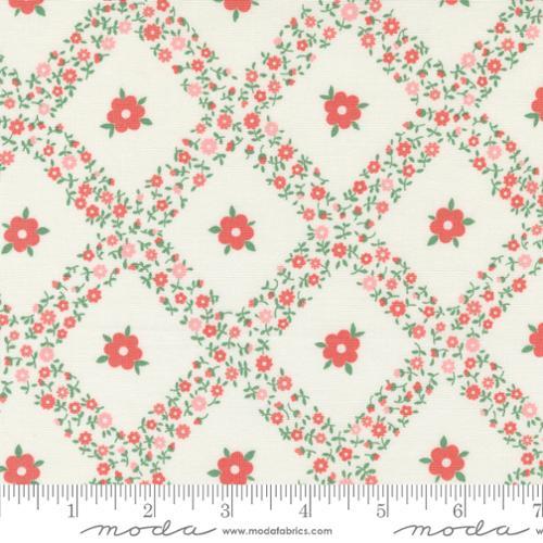 MODA Rosemary Cottage - 55311-11 Cream Strawberry - Cotton Fabric