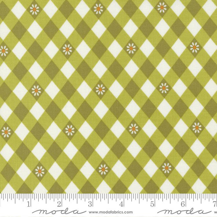 Moda Flower Power 33717-18 Avocado - Cotton Fabric